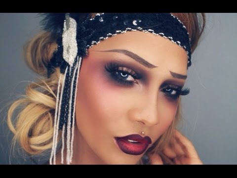 Step into Halloween with flapper glam!