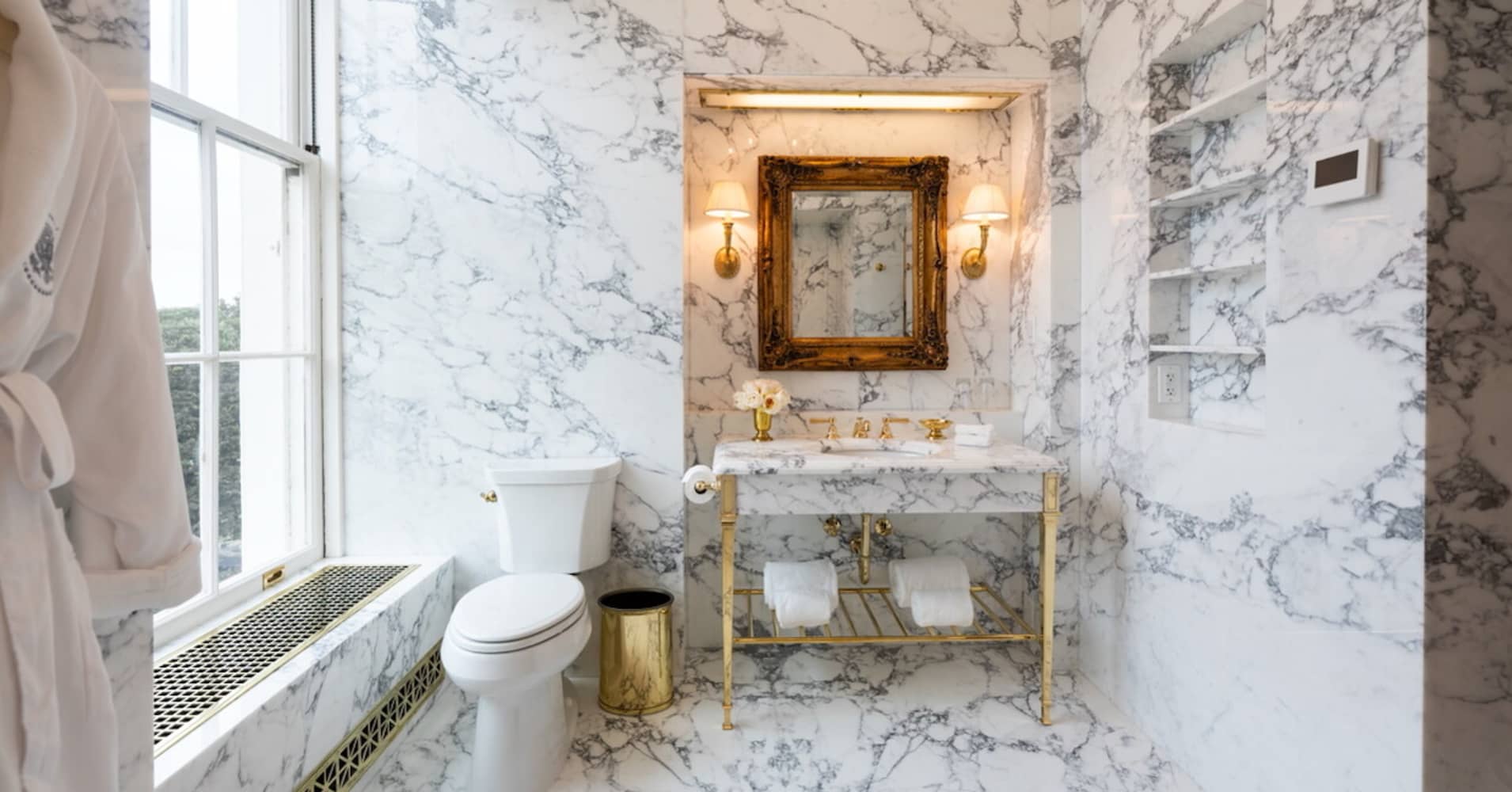 Trump reveals marble-covered Lincoln Bathroom as White House remodels ...