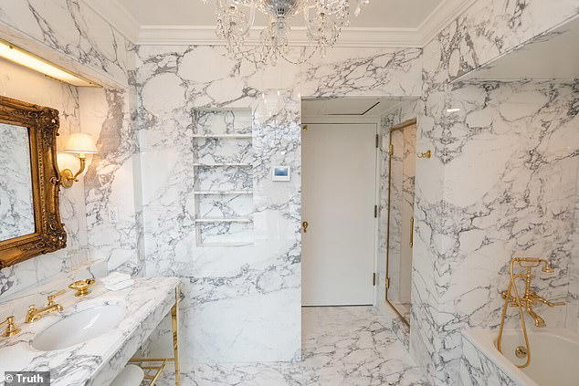 Trump unveils renovated Lincoln Bathroom at the White House - with ...