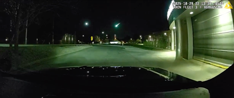 See it: Meteor lights up night sky in Wisconsin
