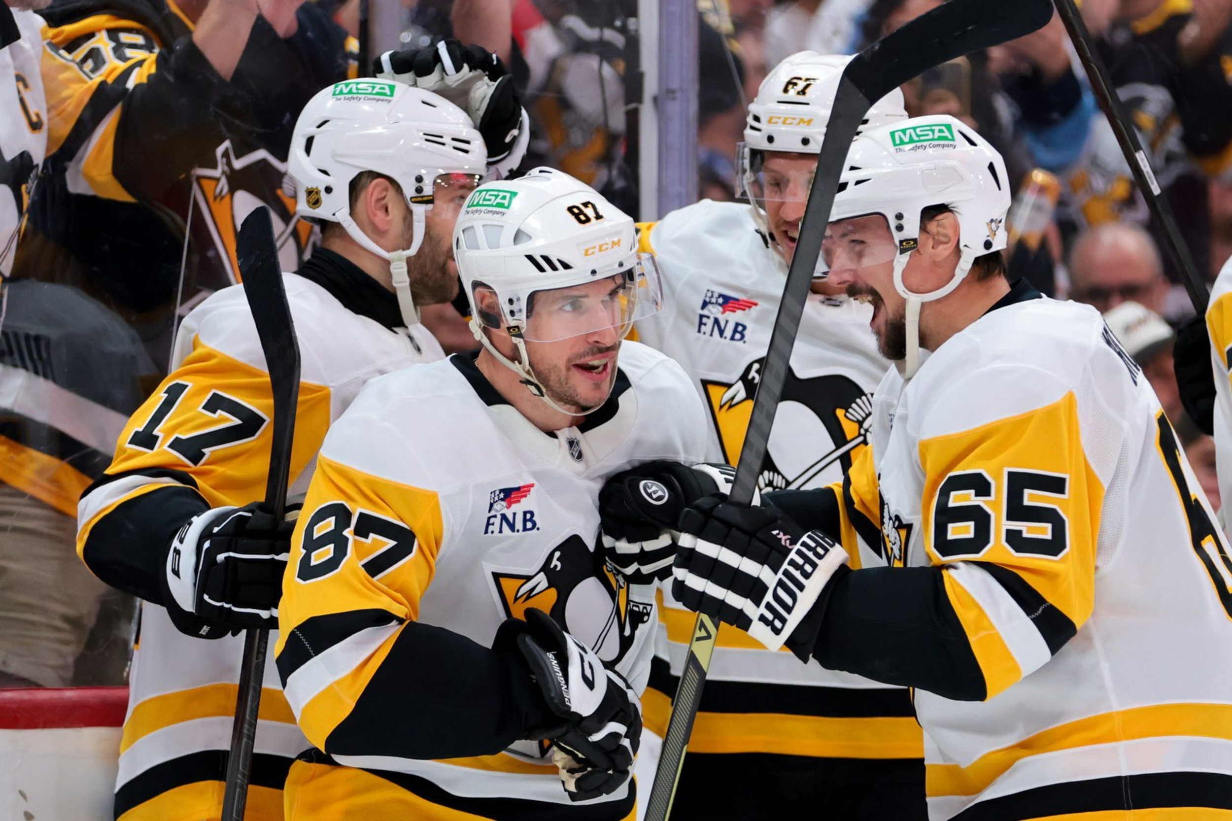 Penguins’ Crosby records 21st consecutive point-per-game season