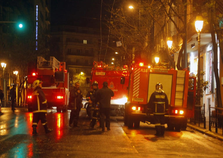 Θεσσαλονίκη: Φωτιά σε σπίτι στο Ωραιόκαστρο - Απεγκλώβισαν μητέρα με ...