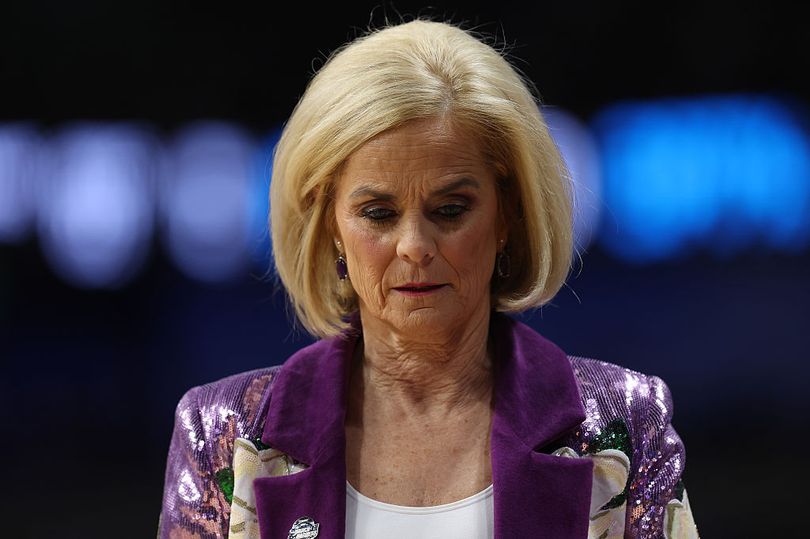 'Heartbroken' Kim Mulkey's actions speak volumes after LSU's ...