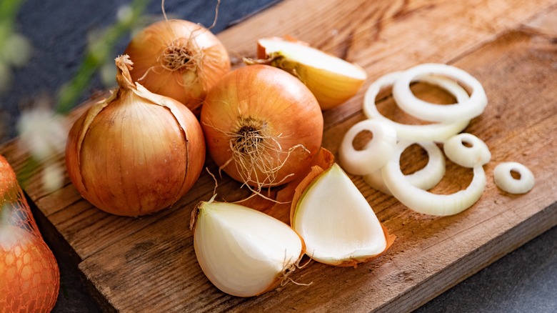 Here's How Many Onions You Need For One Cup: Sliced, Diced, Or Chopped