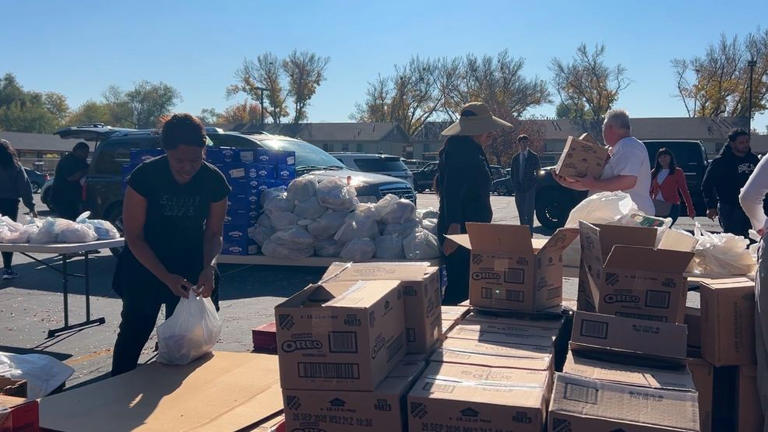 Utahns line up for food assistance as federal rulings keep SNAP funded