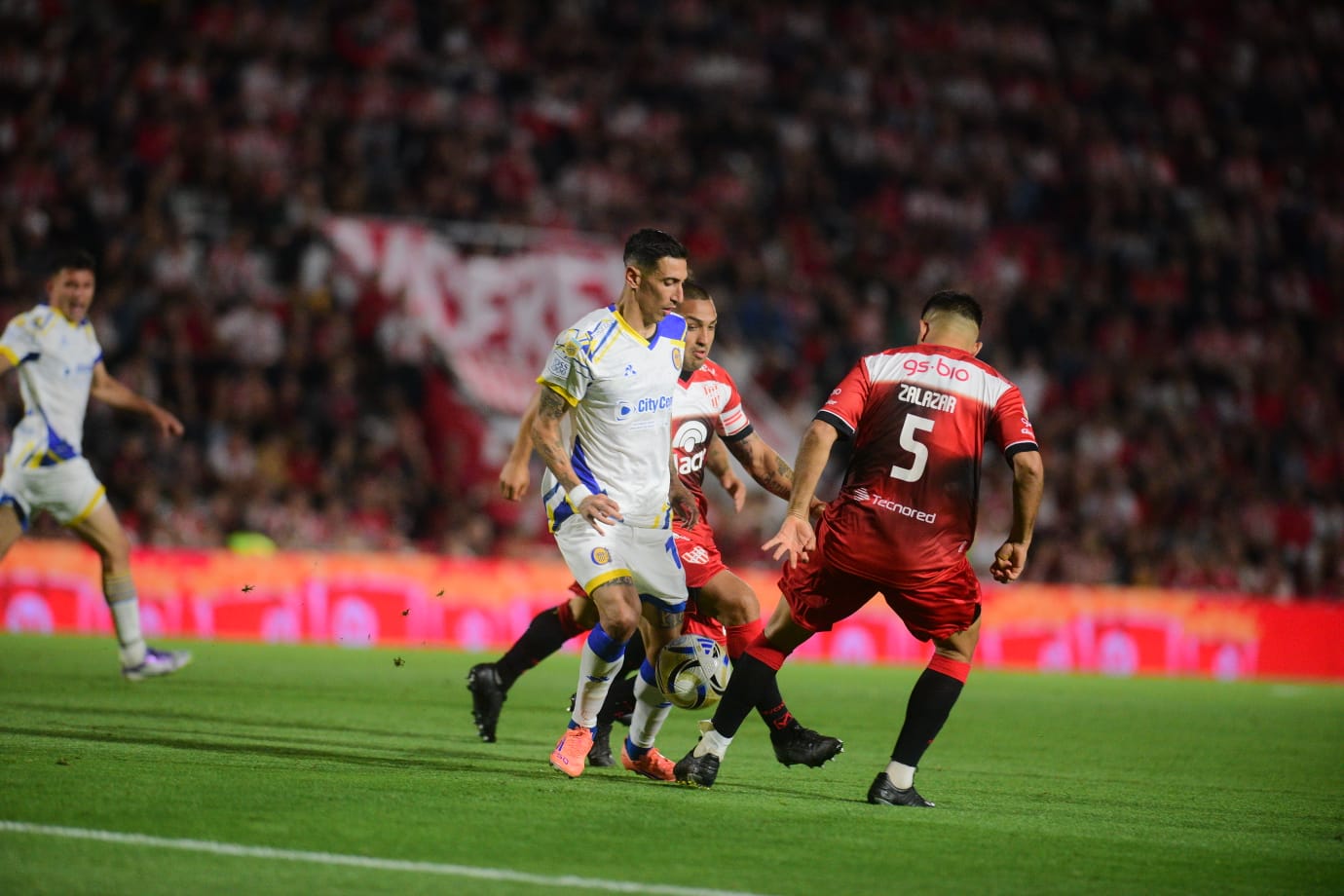 Instituto no pudo con Ángel Di María y Rosario Central se lo dio vuelta