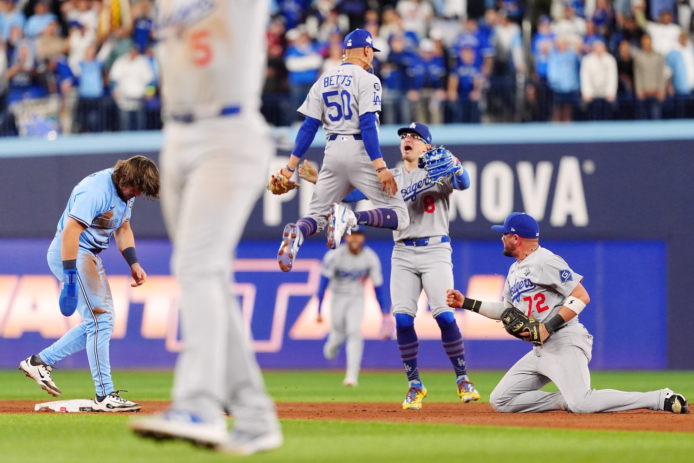 Going the Distance: Blue Jays drop 3-1 decision to Dodgers in Game 6 of ...