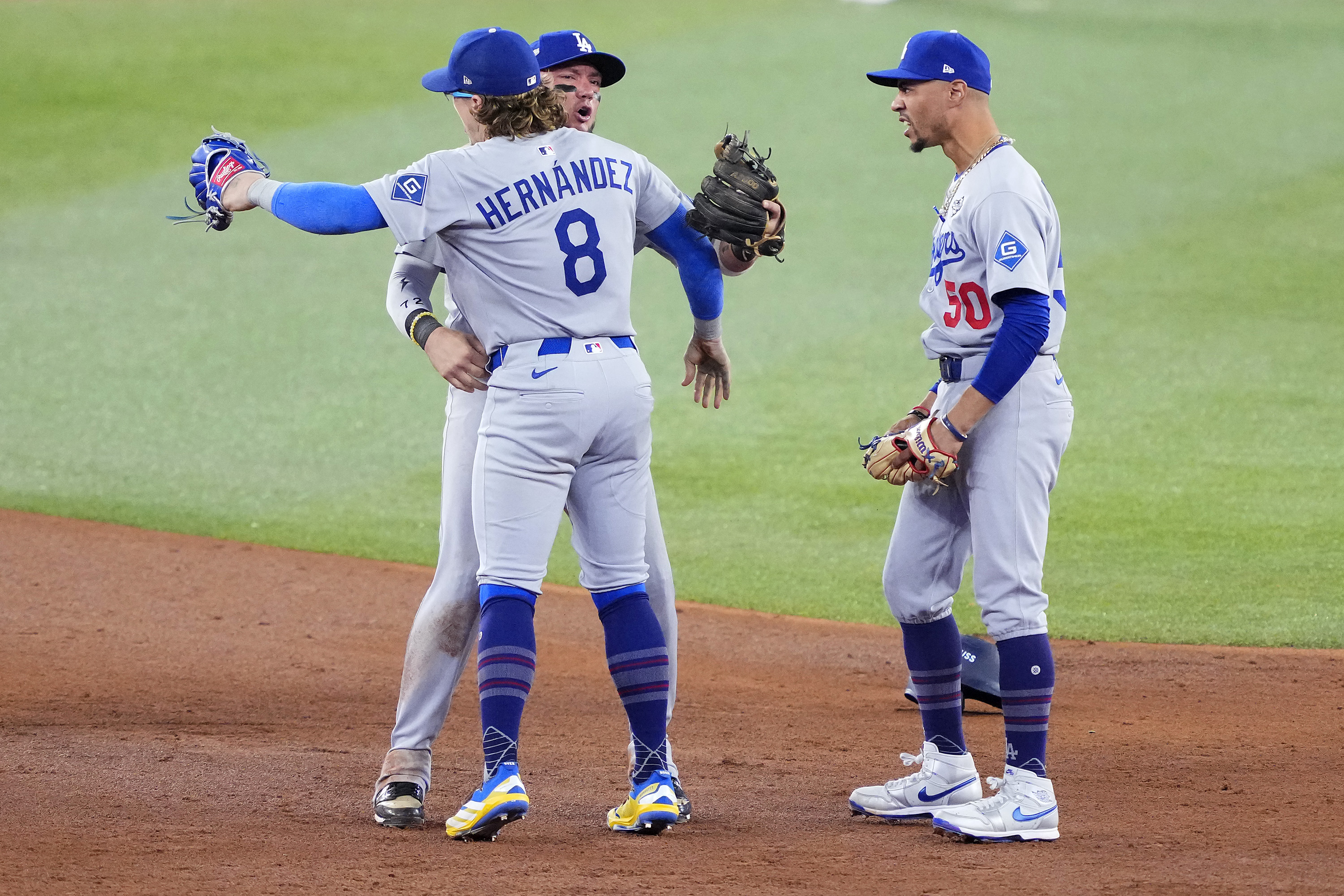 Dodgers reaction to final double play to clinch World Series Game 6