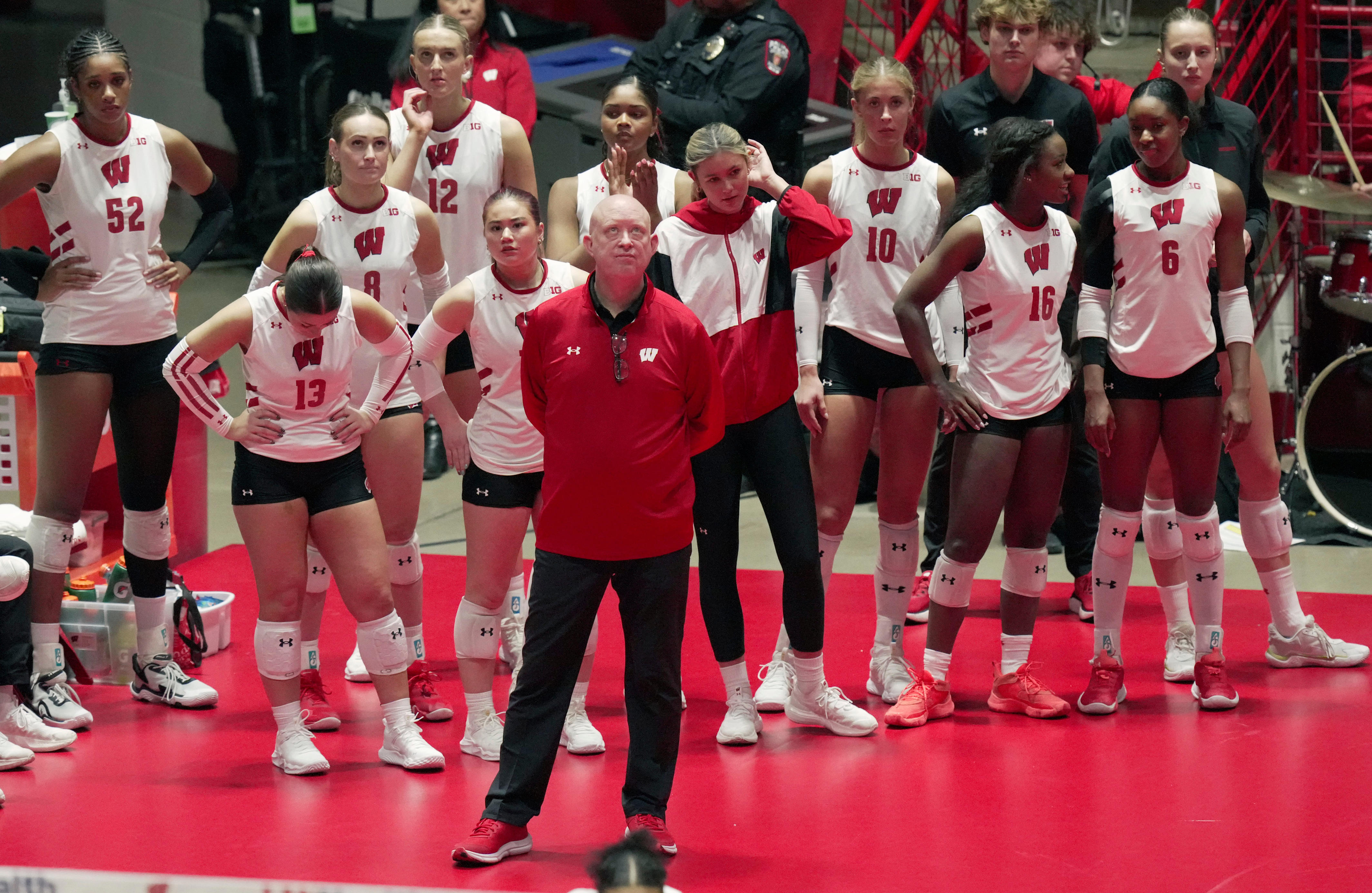 Isabelle Hoppe flips from Pittsburgh to Wisconsin volleyball, fills key ...