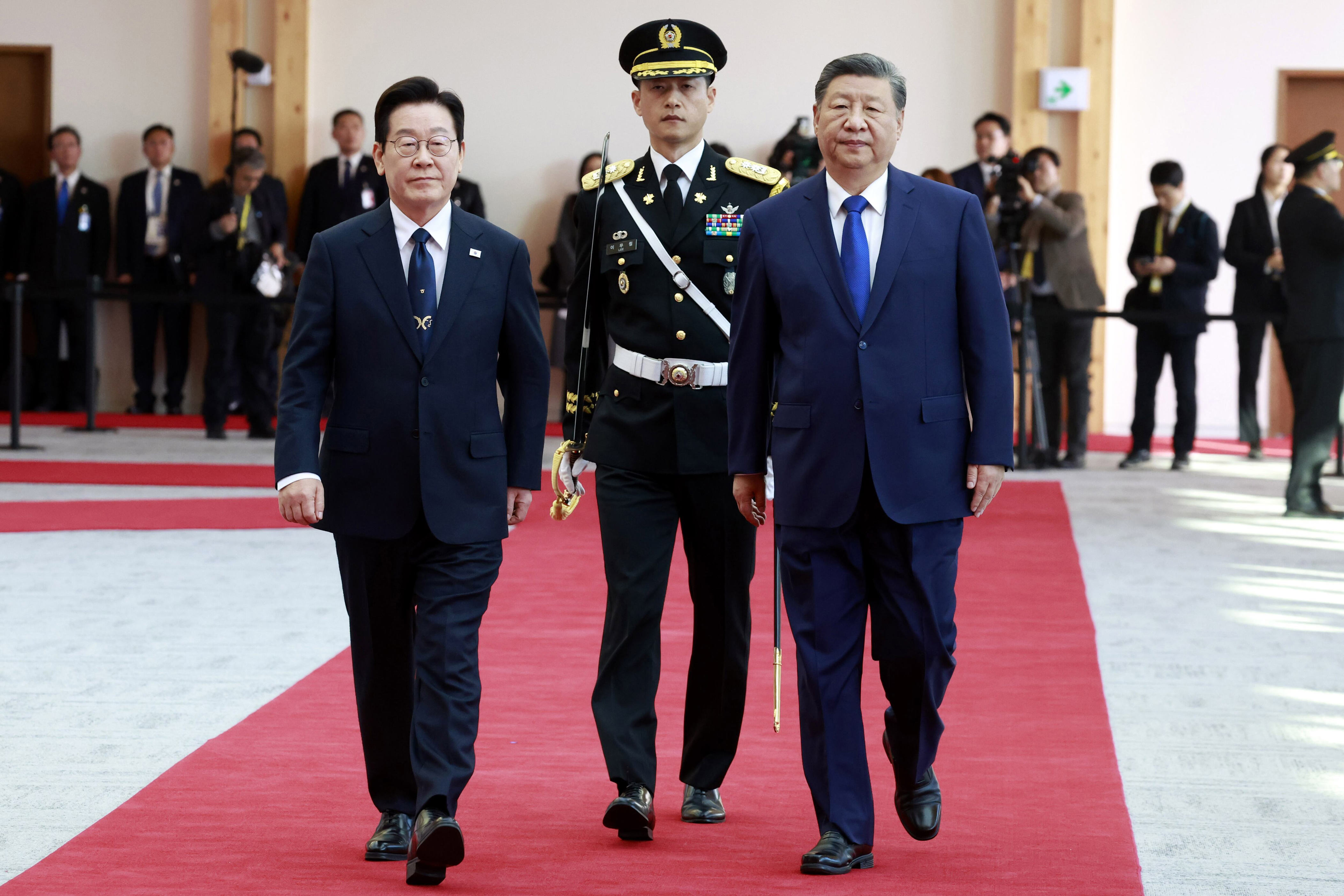 Lee, Xi Agree to Strengthen Communication for North Korea Dialogue