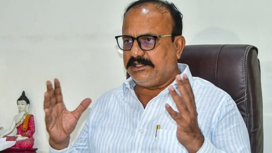 Maharashtra Congress chief alleges snooping attempt by cop in plain clothes