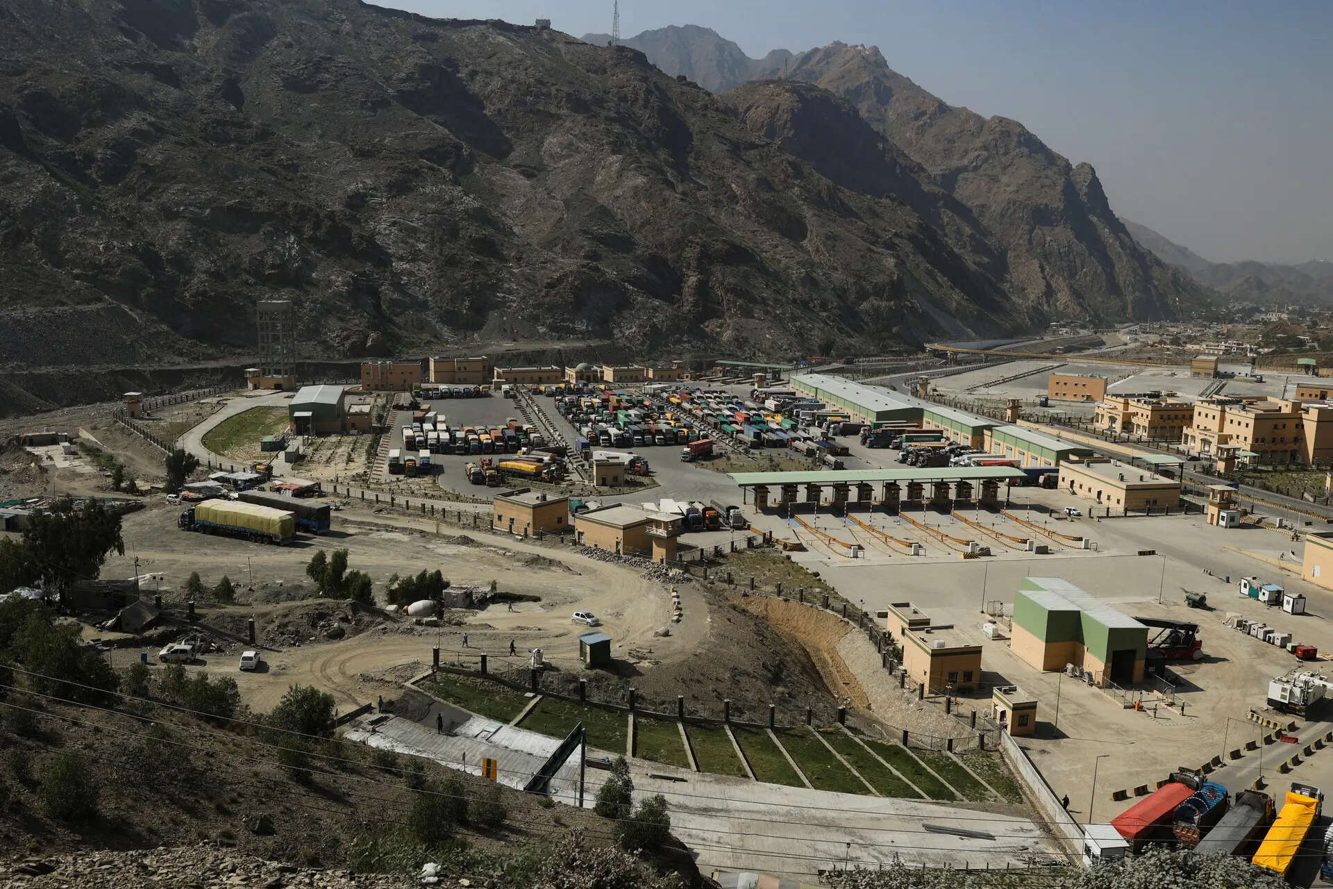 Pakistan partially reopens Torkham border crossing to allow Afghan ...