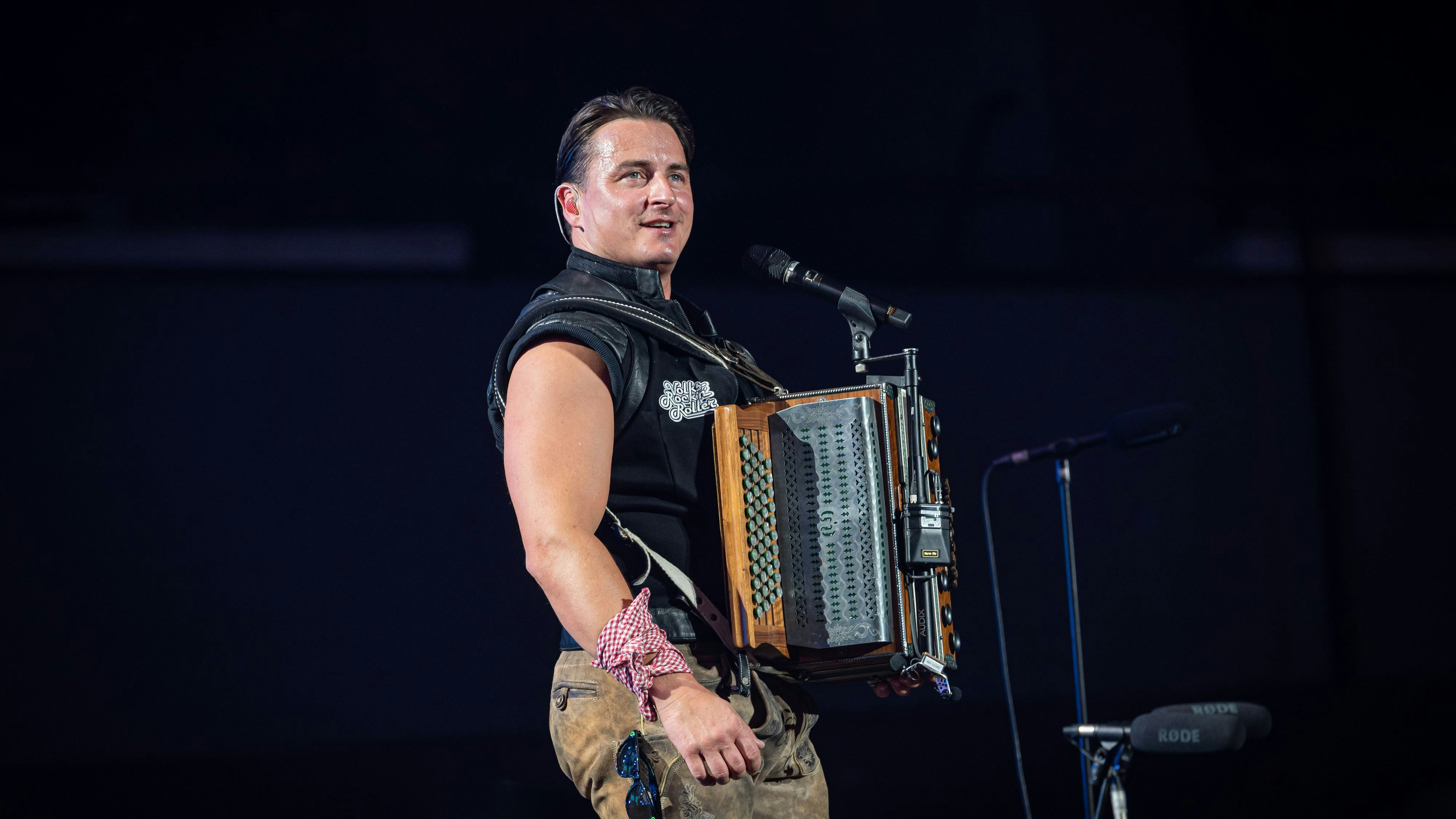 Mitten bei Gabaliers Wien-Show: BH fliegt auf Bühne