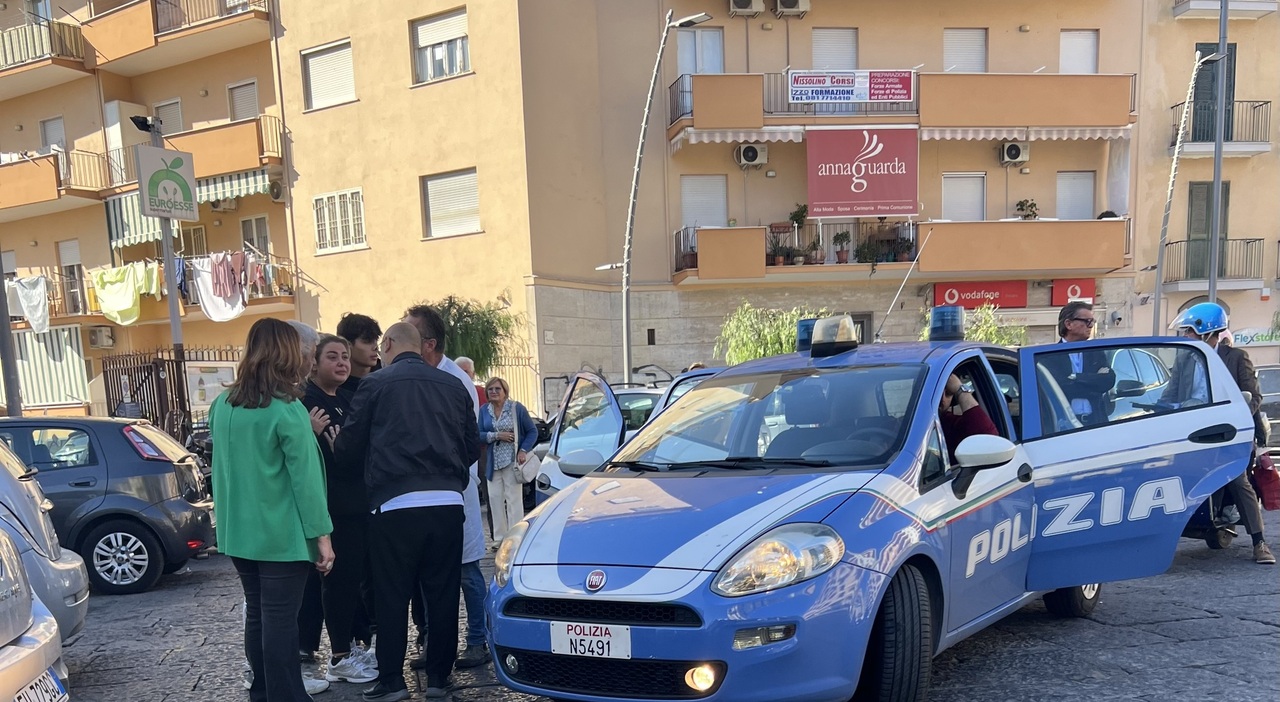 Ercolano, dolore per la morte di Aniello Scarpati: l'abbraccio alla ...