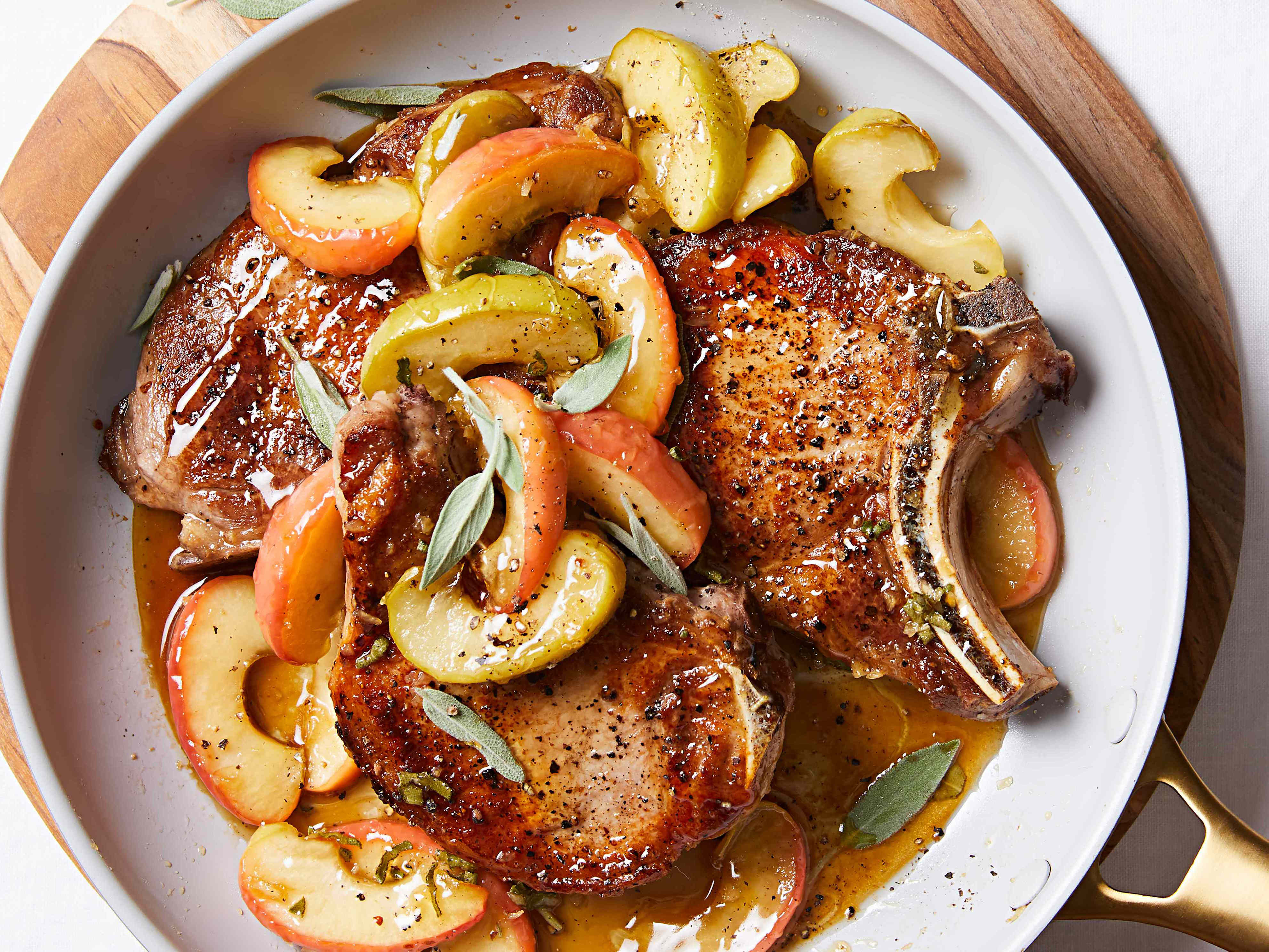 The 5-Ingredient Pork Chop Dinner I Can't Stop Making This Fall