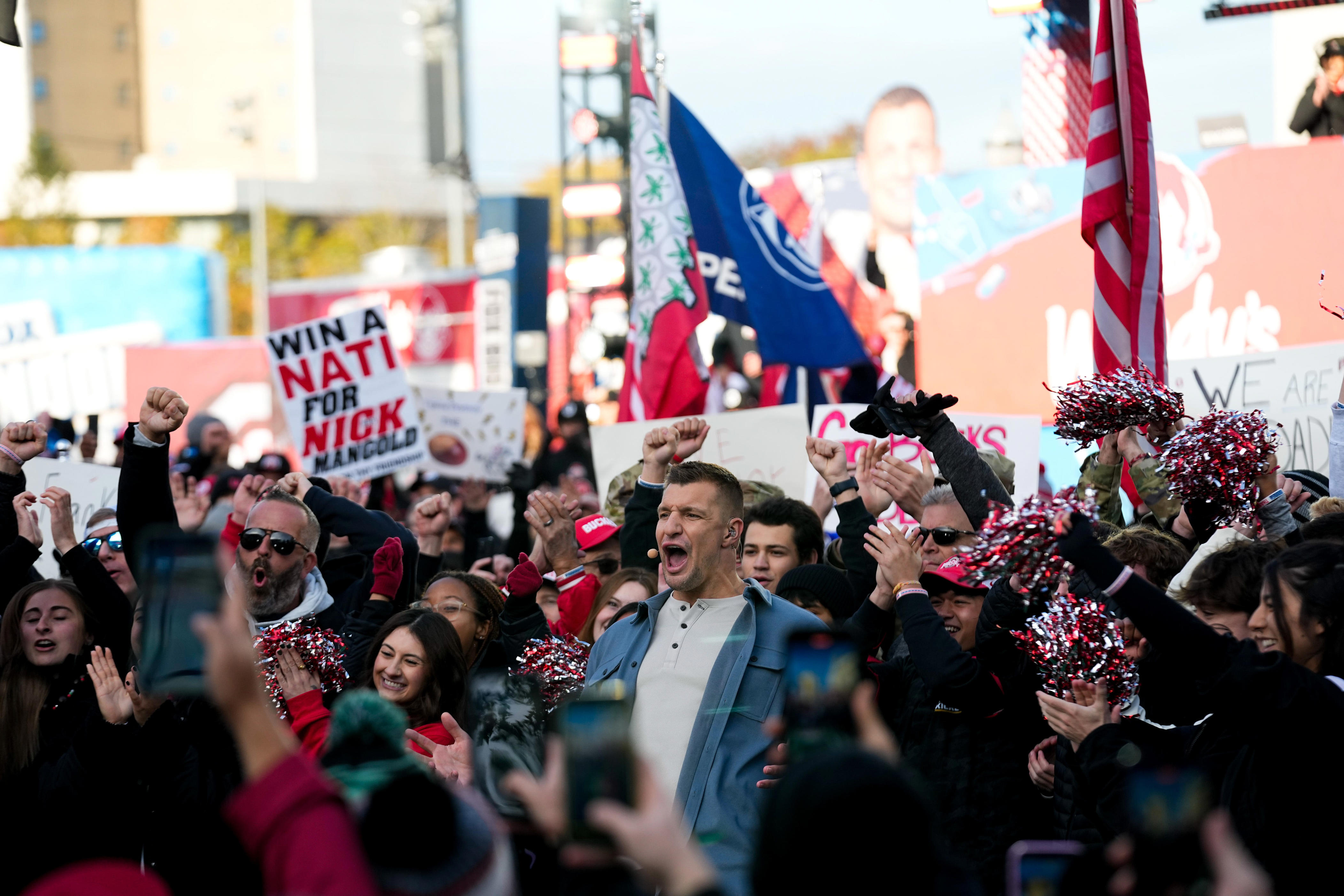 Rob Gronkowski details events from viral Ohio State recruiting photo