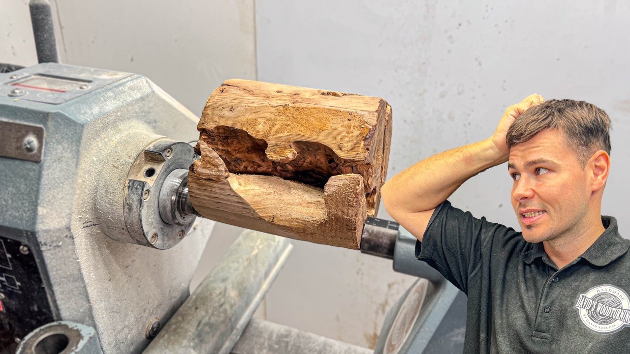 From discarded wood to masterpiece - hybrid resin vase