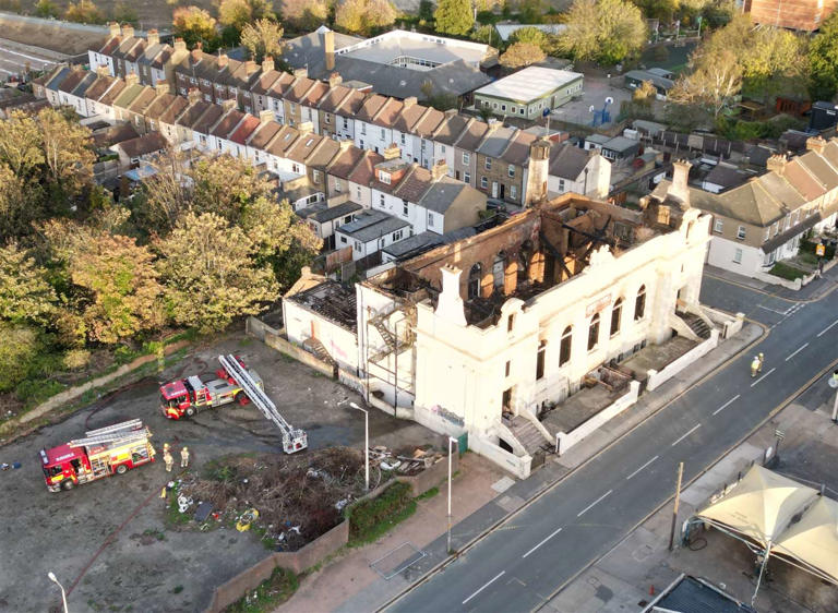 Northfleet High Street reopens as Portlands building ‘made safe’ after ...