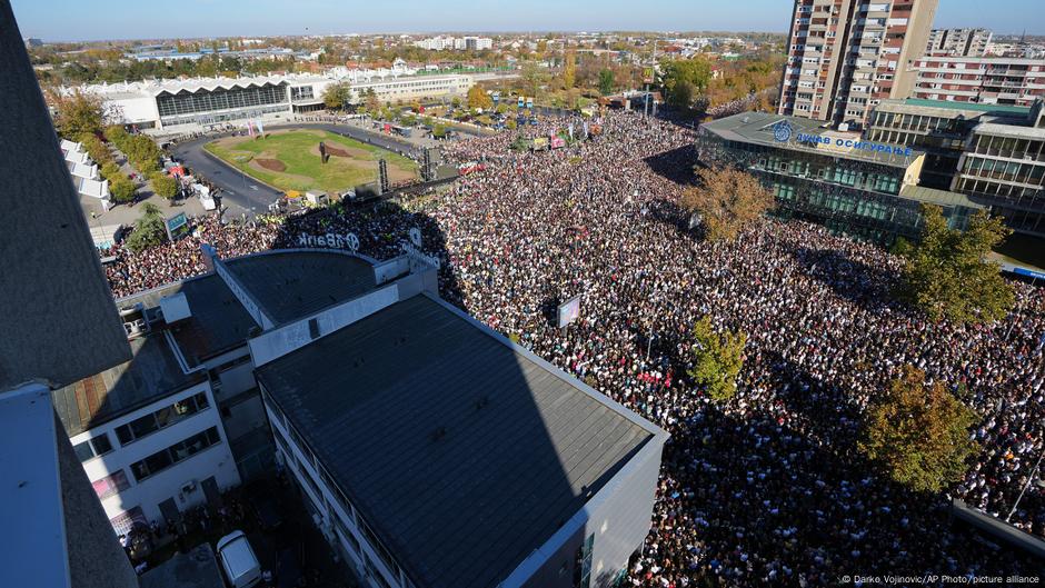 Serbia: Rallies mark Novi Sad station collapse anniversary