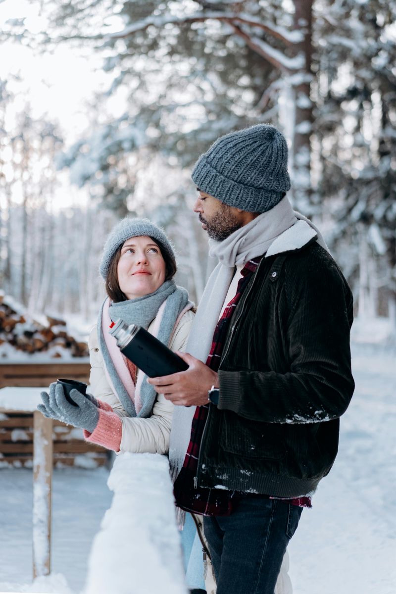13 Things Men Do Thinking It's a Green Flag (It's Not)
