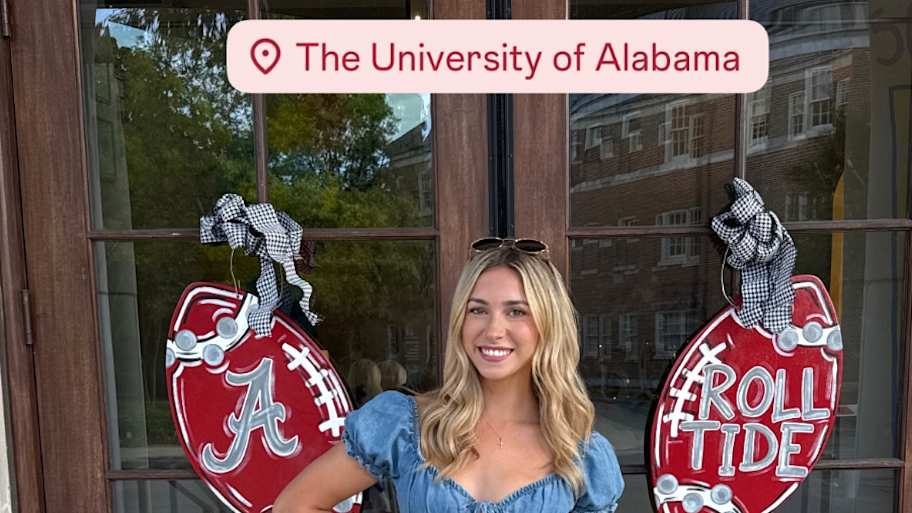 ESPN star Katie Feeney shows off abs selfie in all-black workout fit