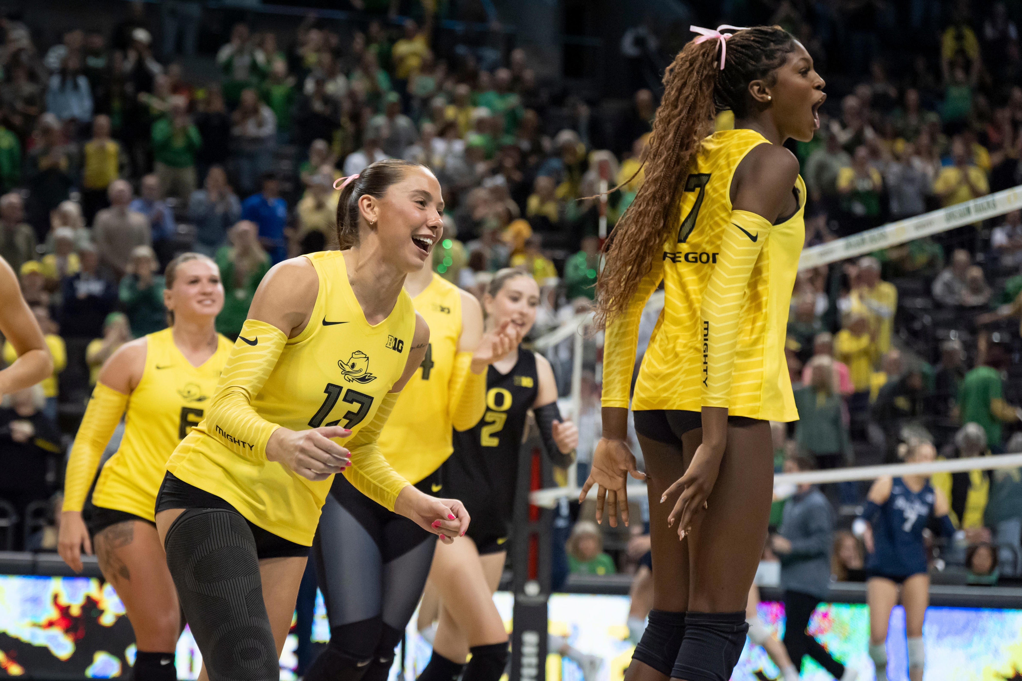 Volleyball: Ducks Stun Purdue