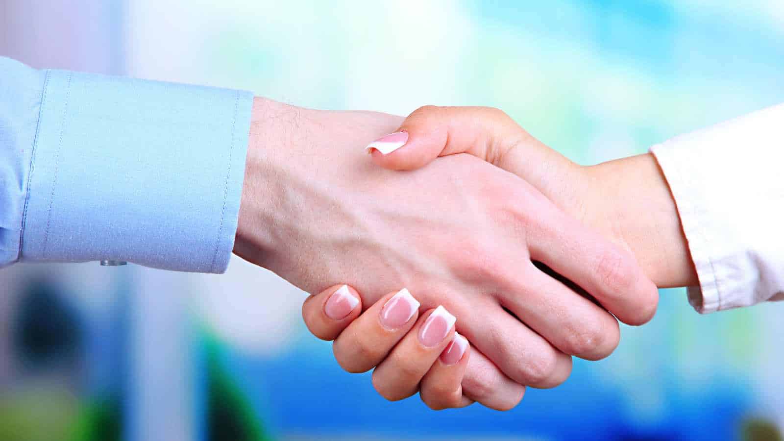 15 Social Norms We Follow Despite Them Being Unnecessary
