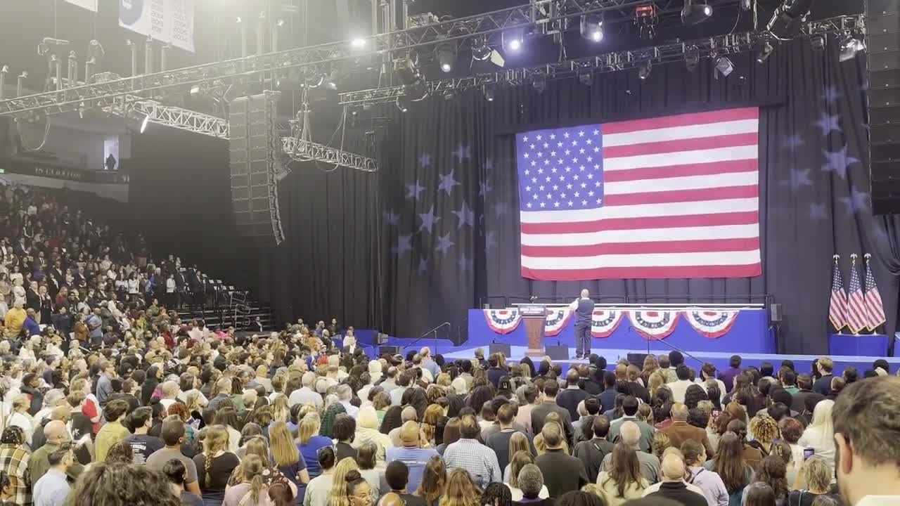 Pledge of allegiance delivered at Obama/Spanberger rally