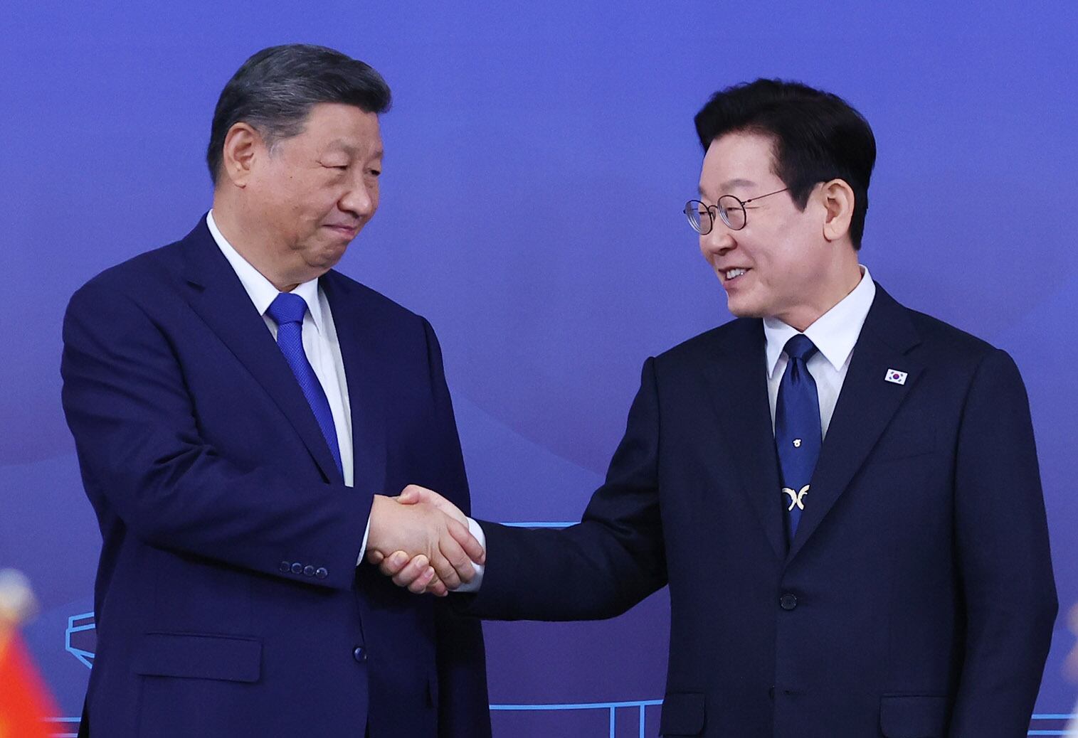 Lee, Xi Agree to Strengthen Communication for North Korea Dialogue