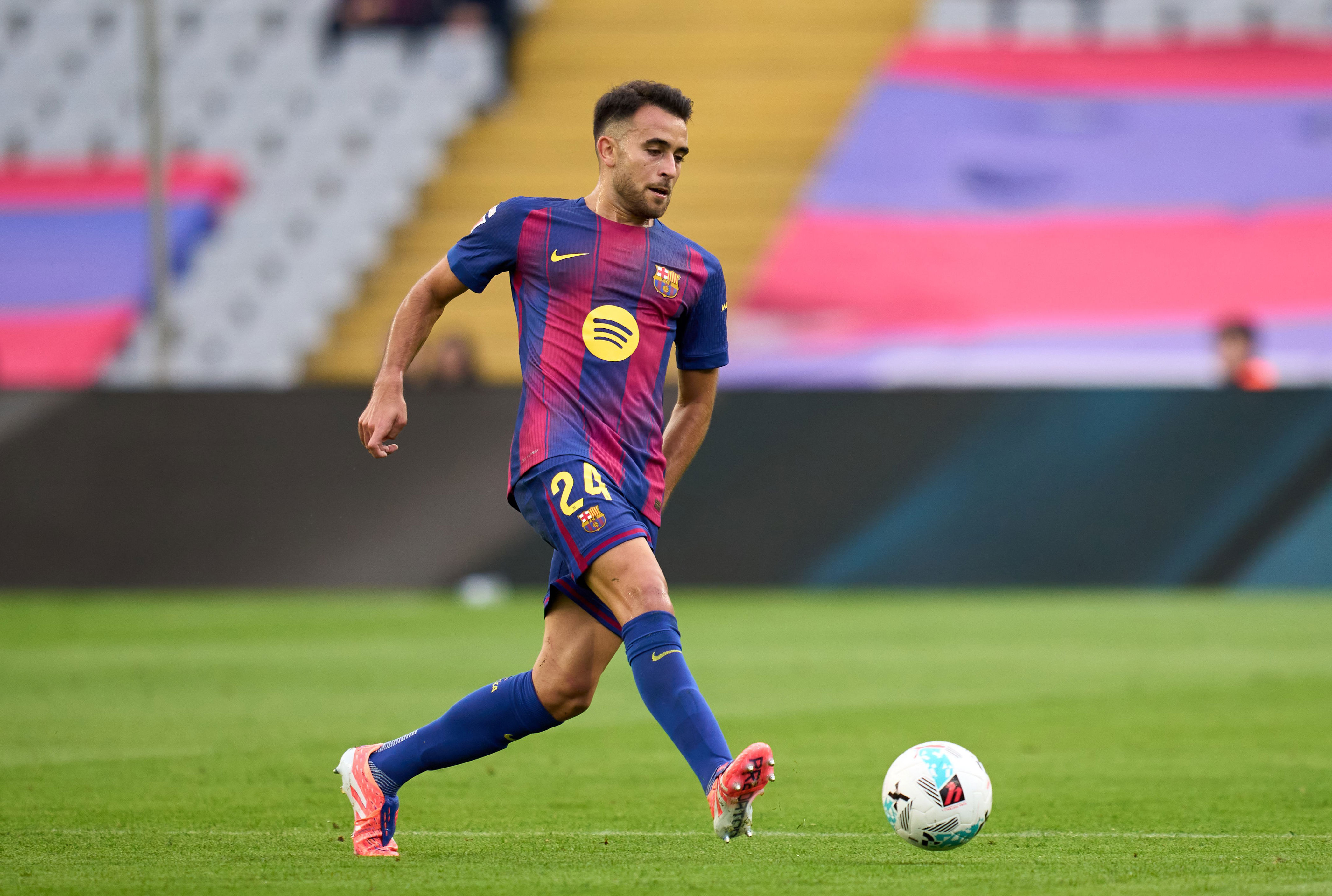 How will Barcelona line up against Elche in La Liga?