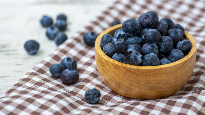 Keep Blueberries Fresh Longer By Washing Them With These Pantry Staples