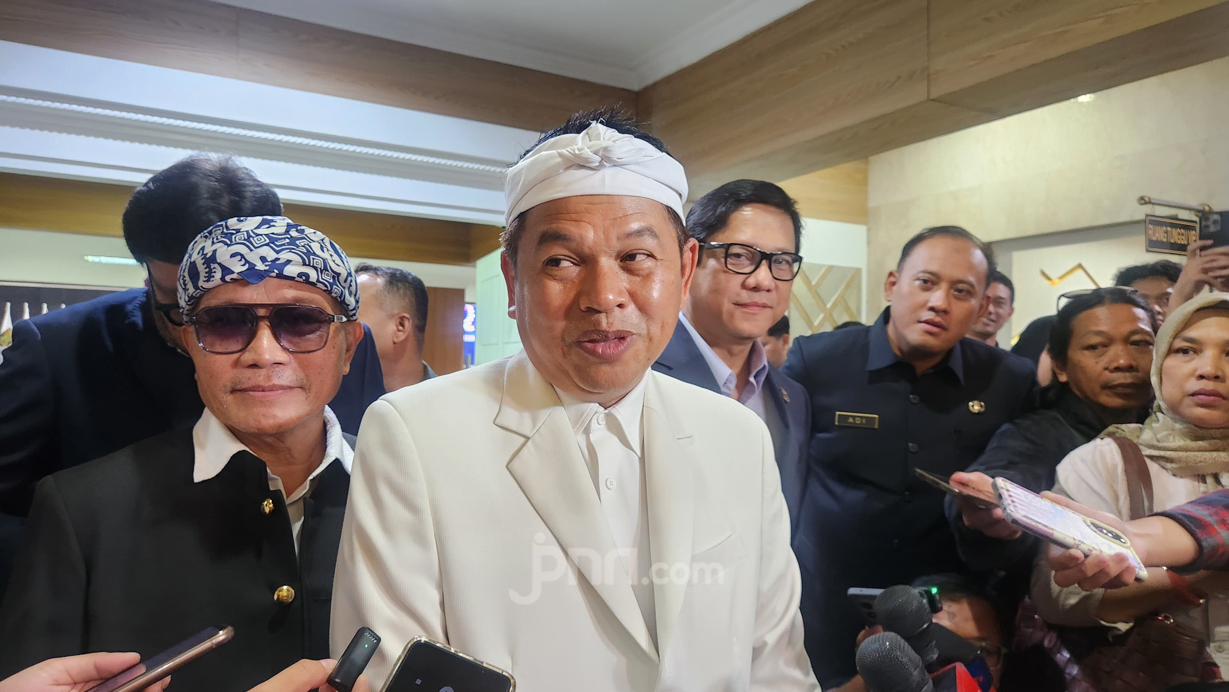 Dedi Mulyadi menyampaikan info terbaru UMP Jabar 2026