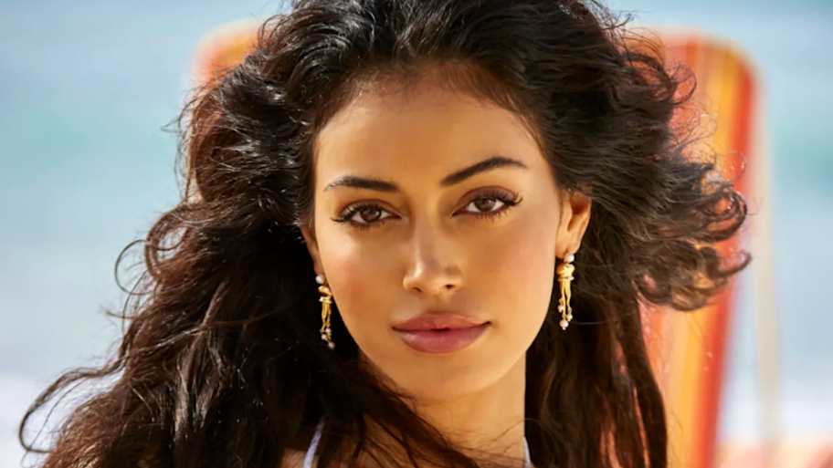 We’re Wishing These November-Born SI Swimsuit Models a Very Happy ...