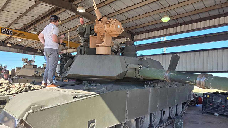 AS uji dudukan senapan mesin Bullfrog untuk melindungi Abrams dan ...