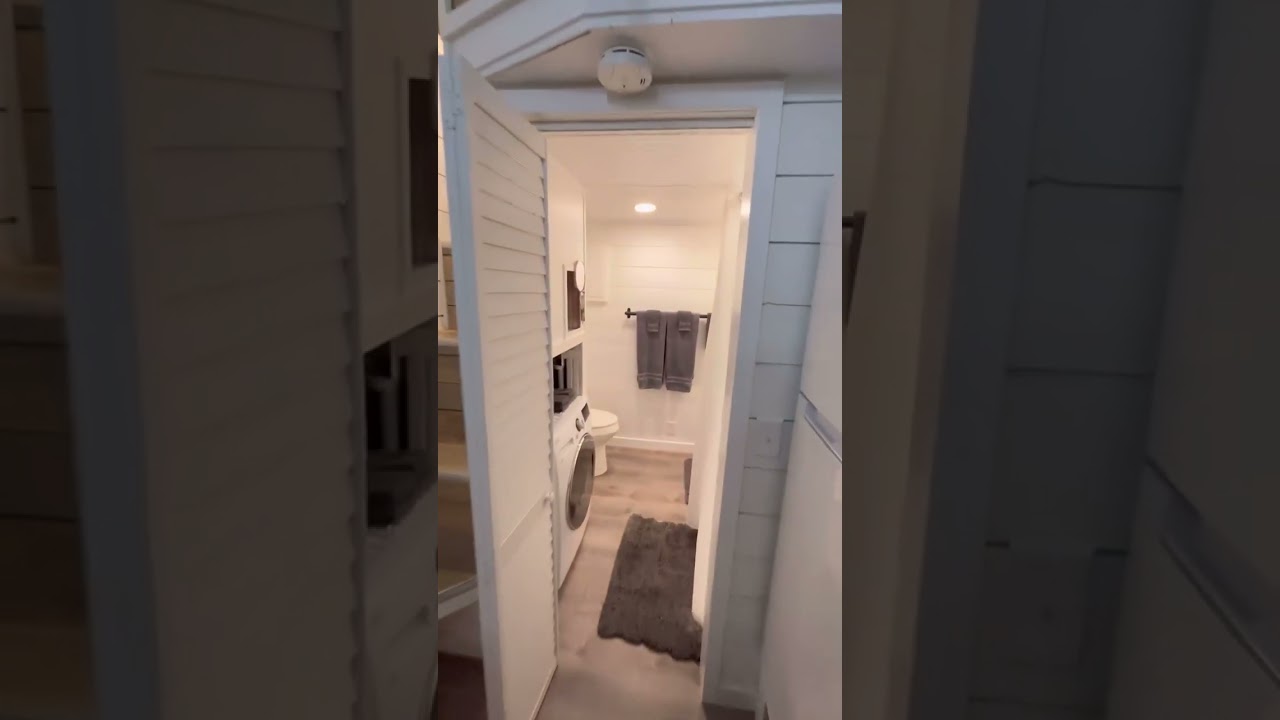 I explored a 30 ft tiny house tour! 🏡