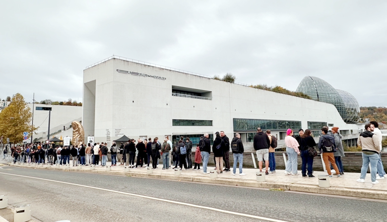 컴투스 'SWC2025'파리 월드 파이널, 뜨거운 열기 속 개막