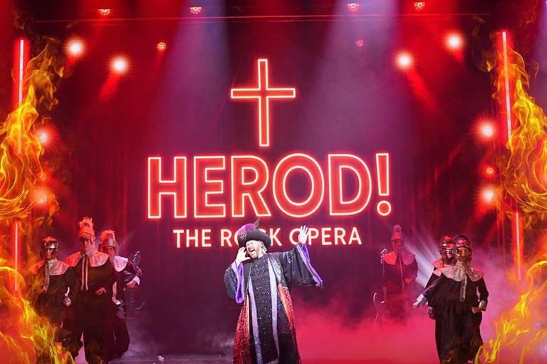 Christmas comes to Sunderland on Halloween as Nativity cast sparkle and ...