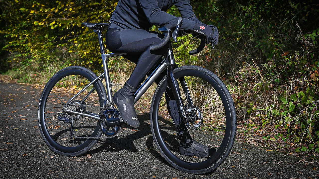 Mavic Cosmic S 42 wheelset review - do the brand's cheapest carbon ...