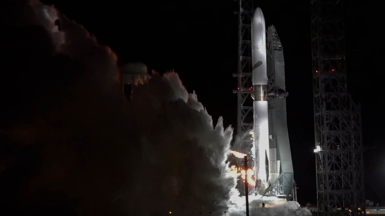 Blue Origin fires up powerful New Glenn rocket ahead of NASA Mars ...