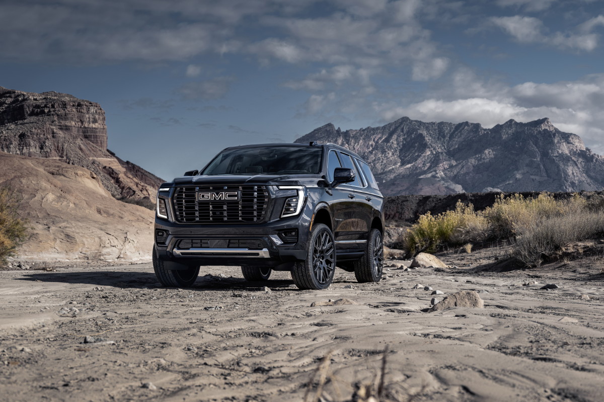 2025 GMC Yukon vs 2025 Ford Expedition: 5 Things to Know Before You Buy