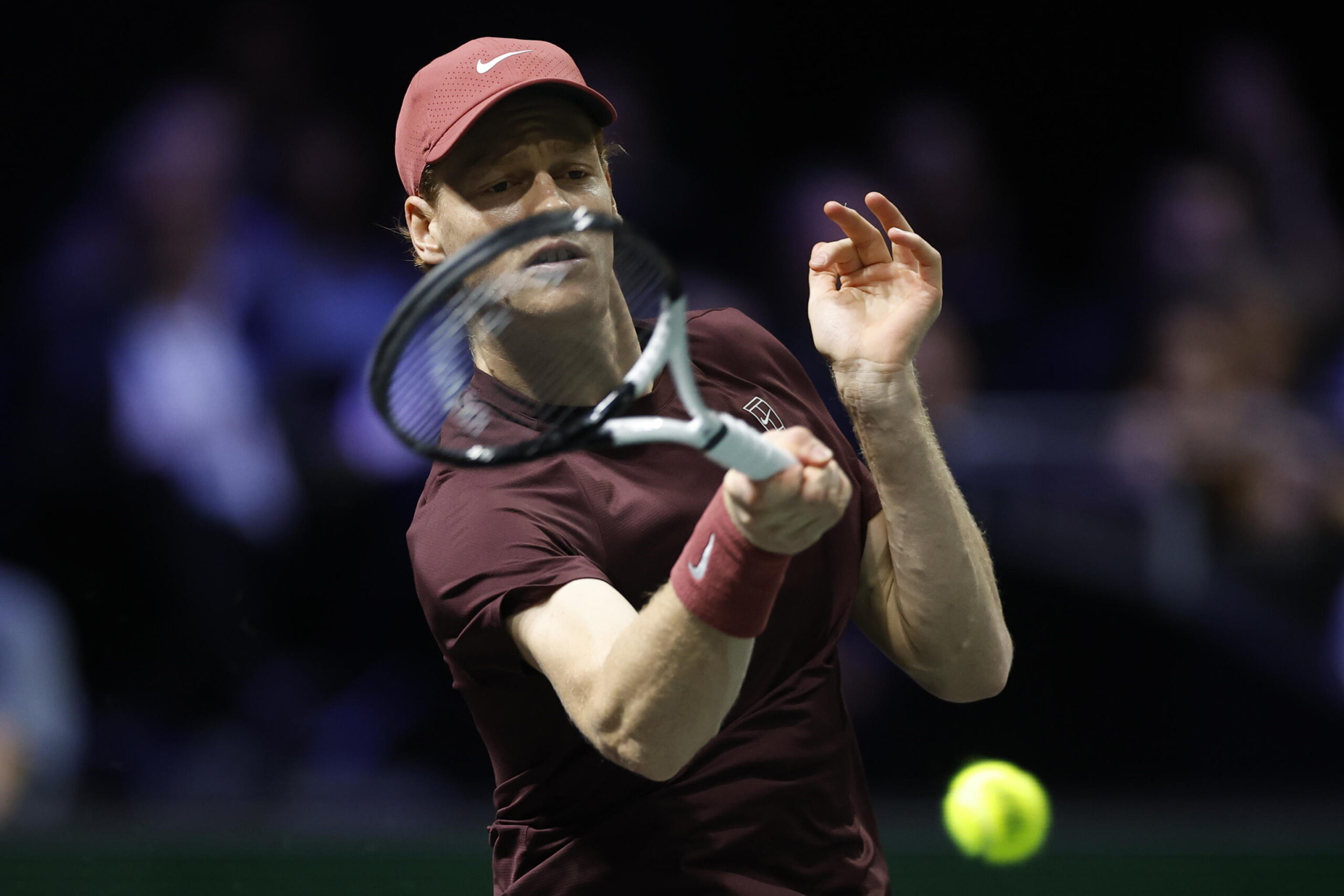 Tennis, Sinner travolge Zverev a Parigi: la finale vale il primo posto ...