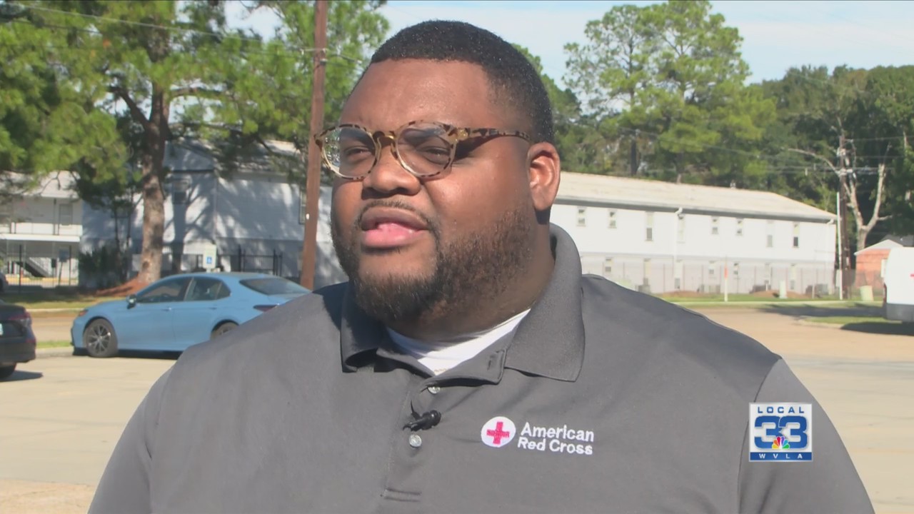 Red Cross, LSU volunteers install smoke detectors in Baton Rouge