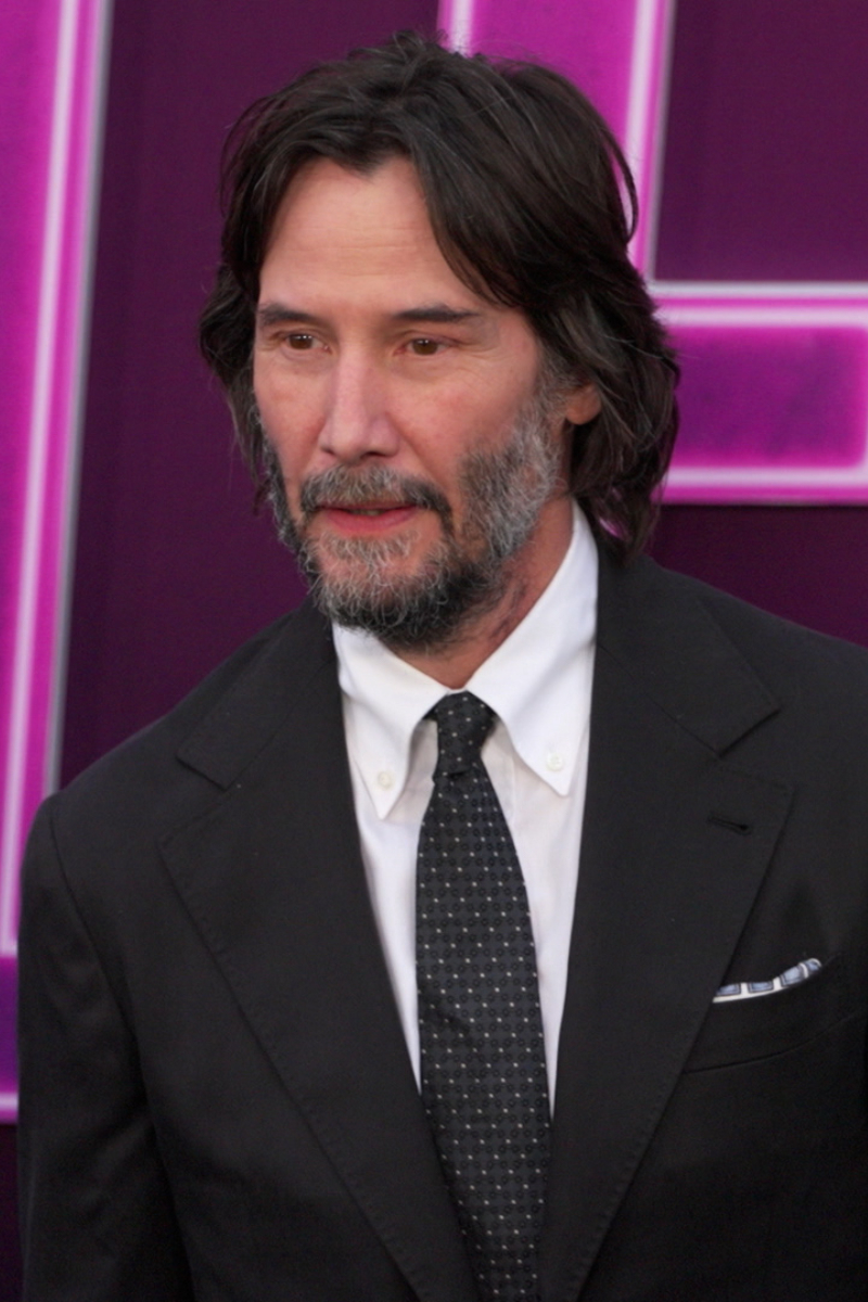Keanu Reeves prouve que moins c'est plus avec son style cool et sans ...