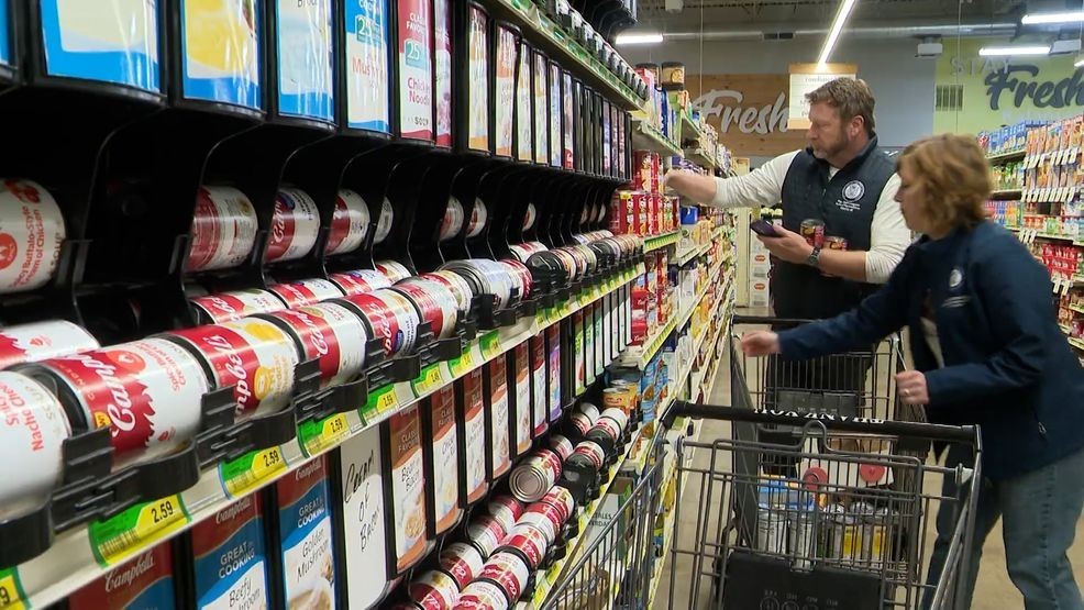 Local lawmakers, organizations help with food relief during SNAP ...