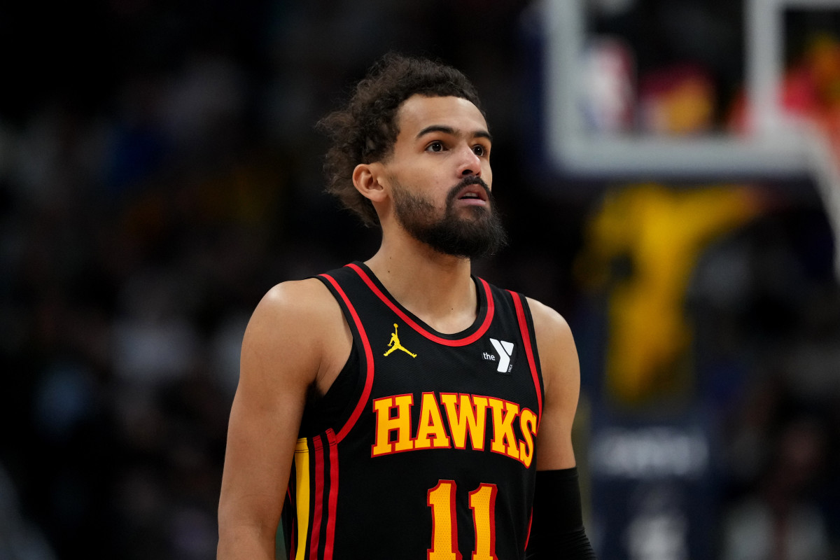 Trae Young leaves Hawks bench after being traded mid-game