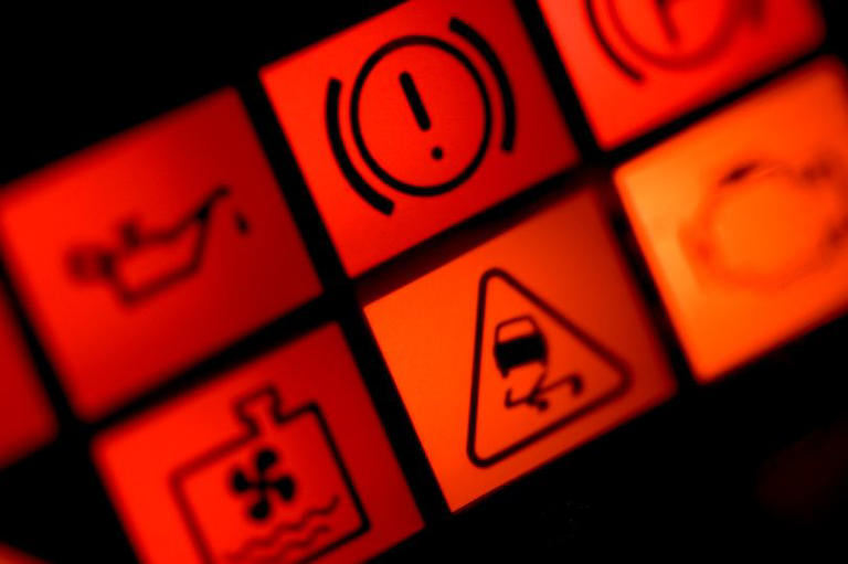 Drivers told to never ignore these two car warning lights