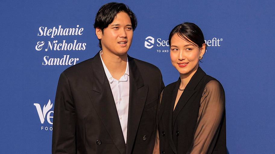 Shohei Ohtani disses wife Mamiko for their dog Decoy in kiss winning NL ...