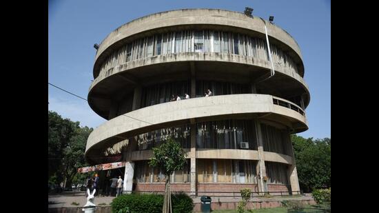 PU senate, syndicate restructuring | AAP, Congress, SAD slam move, say Centre trying to erode ...