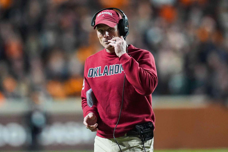 Brent Venables proud of how Oklahoma overcame adversity in gritty road ...