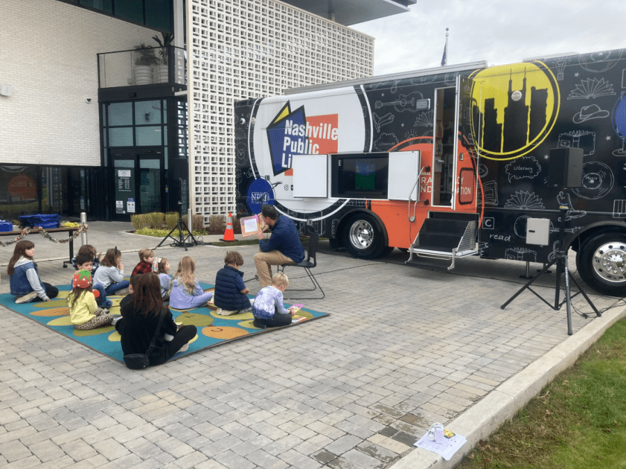 Nashville Public Library, Gaylord Opryland partner up for ‘Cool Reader Program’